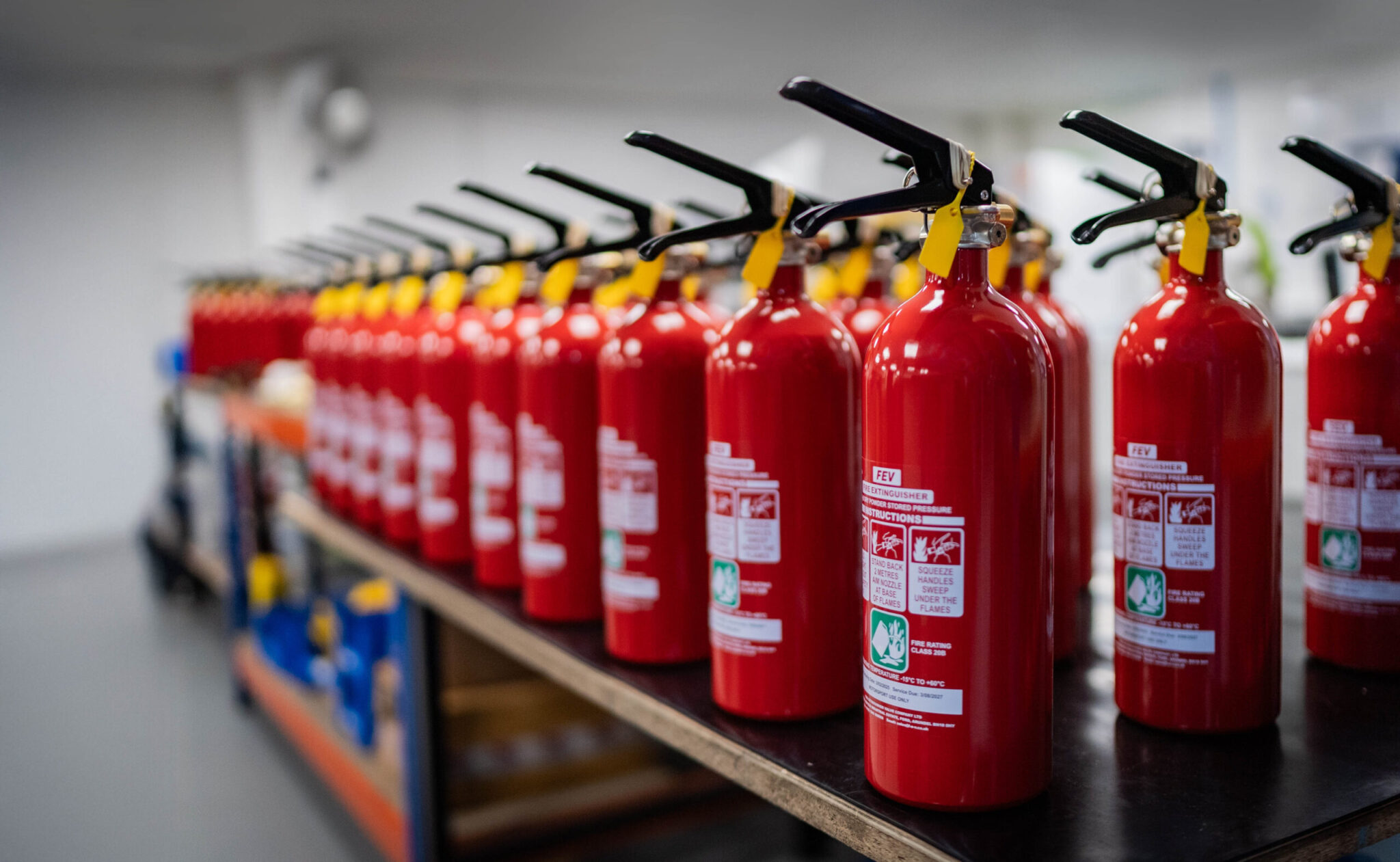 Handheld motorsport fire extinguishers - FEV Sire Suppression